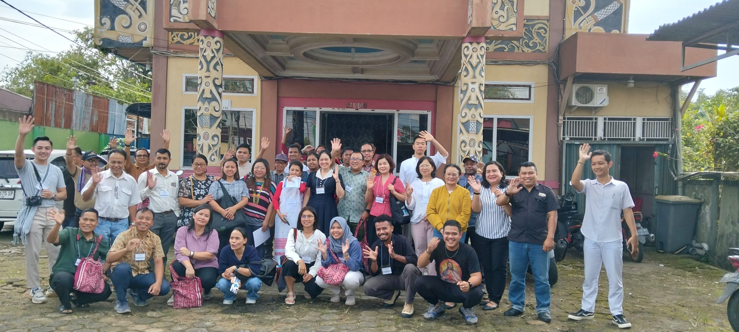 Delegasi Internasional Kunjungi Ruai TV untuk Pelajari Pemberdayaan ...